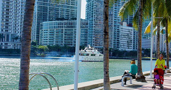 Pulserande Downtown Miami – Karavan reseguider
